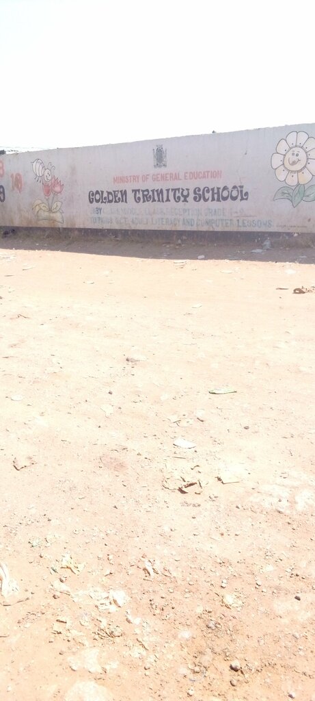 Ortaokul Golden Trinity School, Lusaka, foto
