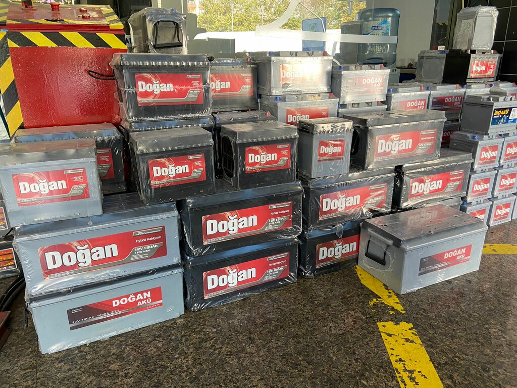 Akümülatör ve şarj cihazları Doğan Akü, İstanbul, foto