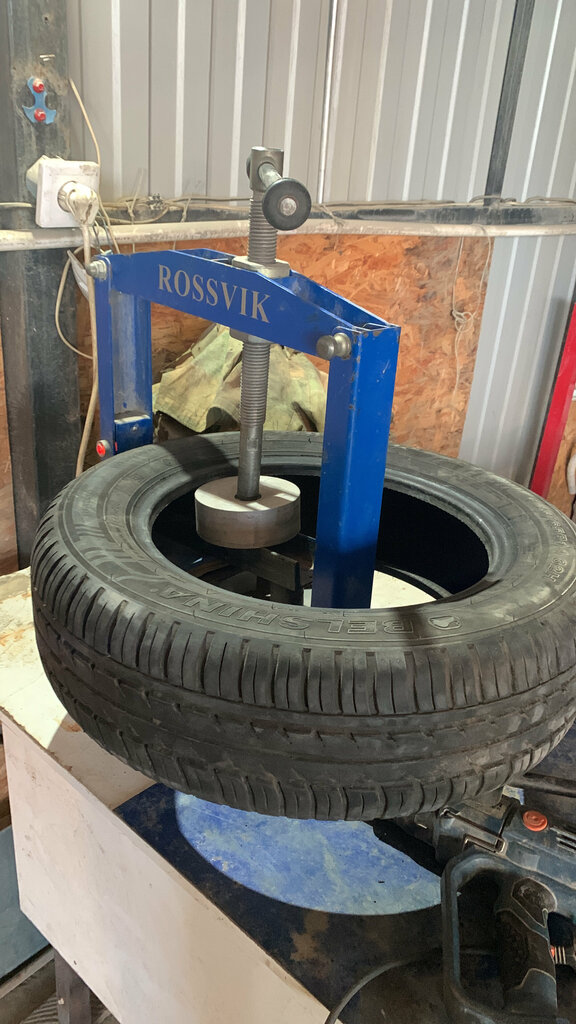 Oto lastik tamiri У Ярыка, Adıge Cumhuriyeti, foto