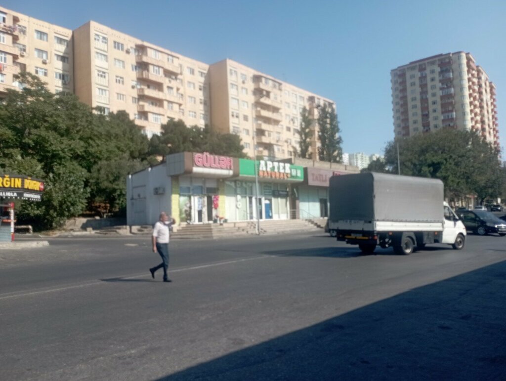 Çiçekçiler Güllər, Bakü, foto