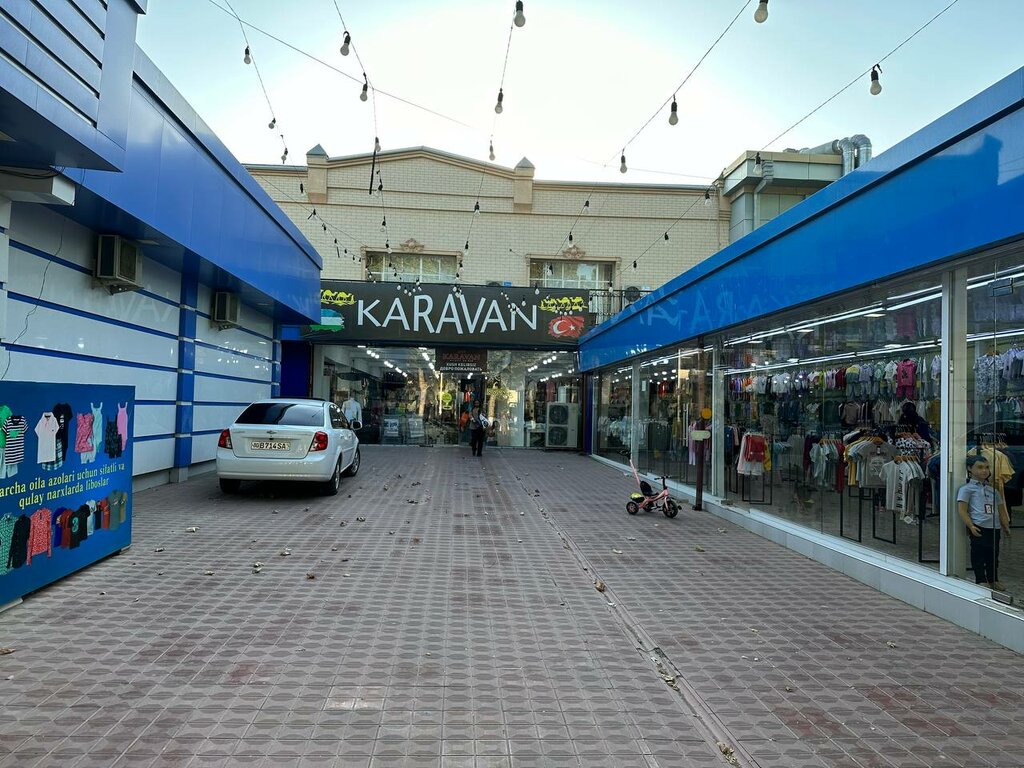 Giyim mağazası Karavan, Semerkant, foto