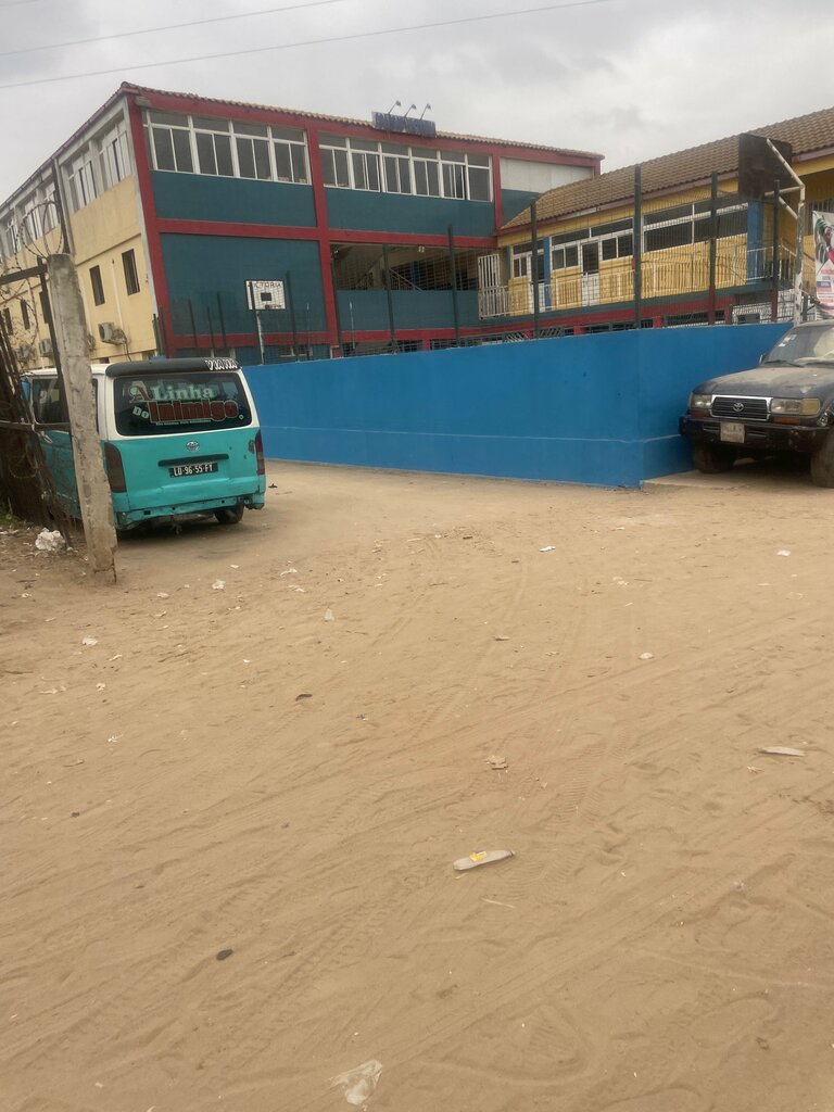 Yüksekokul Colégio Vitória, Loanda, foto