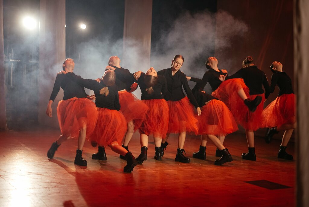 Dans okulları Folk collective Theater - Studio of modern choreography Ellait, Lipetsk, foto