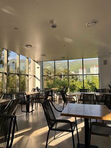 Lungo (Mira Street No:21к6), kahve dükkanları  Gelencik'ten