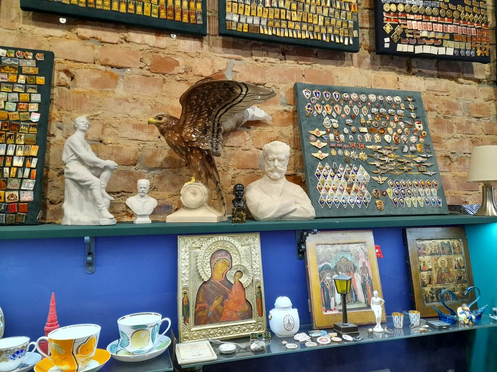 Antikacı dükkanları Buying Antiques, Vladimir, foto