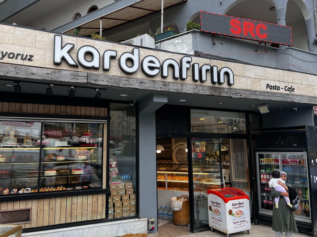 Pasta, şekerleme ve tatlı Kardenfırın, İstanbul, foto