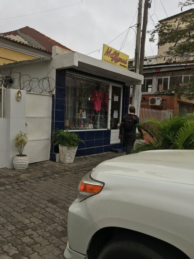 Giyim mağazası Boutique Maxinus, Loanda, foto