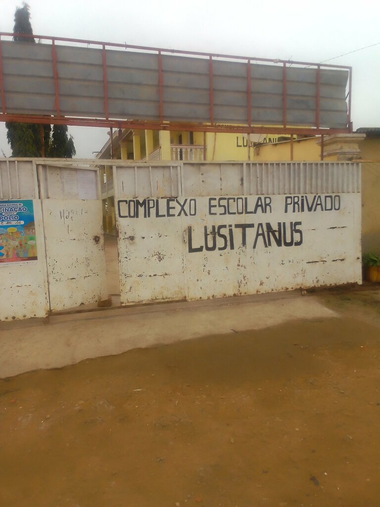 Özel okul Complexo Escolar Privado Lusitanus, Loanda, foto