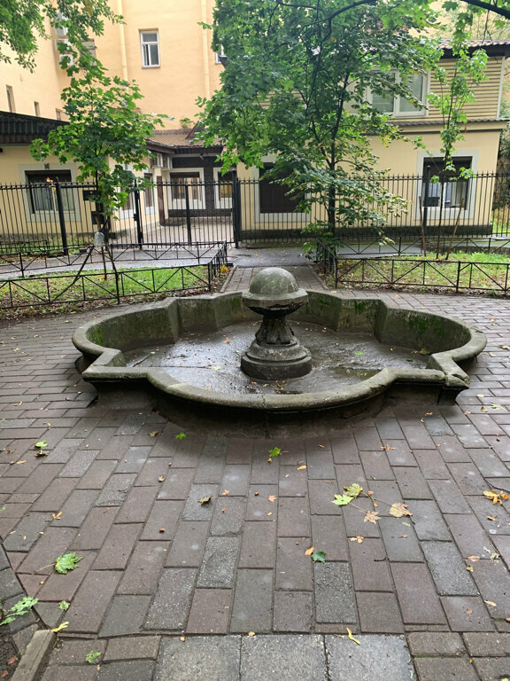 Turistik yerler Жилой дом рабочего жилищно-строительного кооператива товарищества работников искусств, Saint‑Petersburg, foto