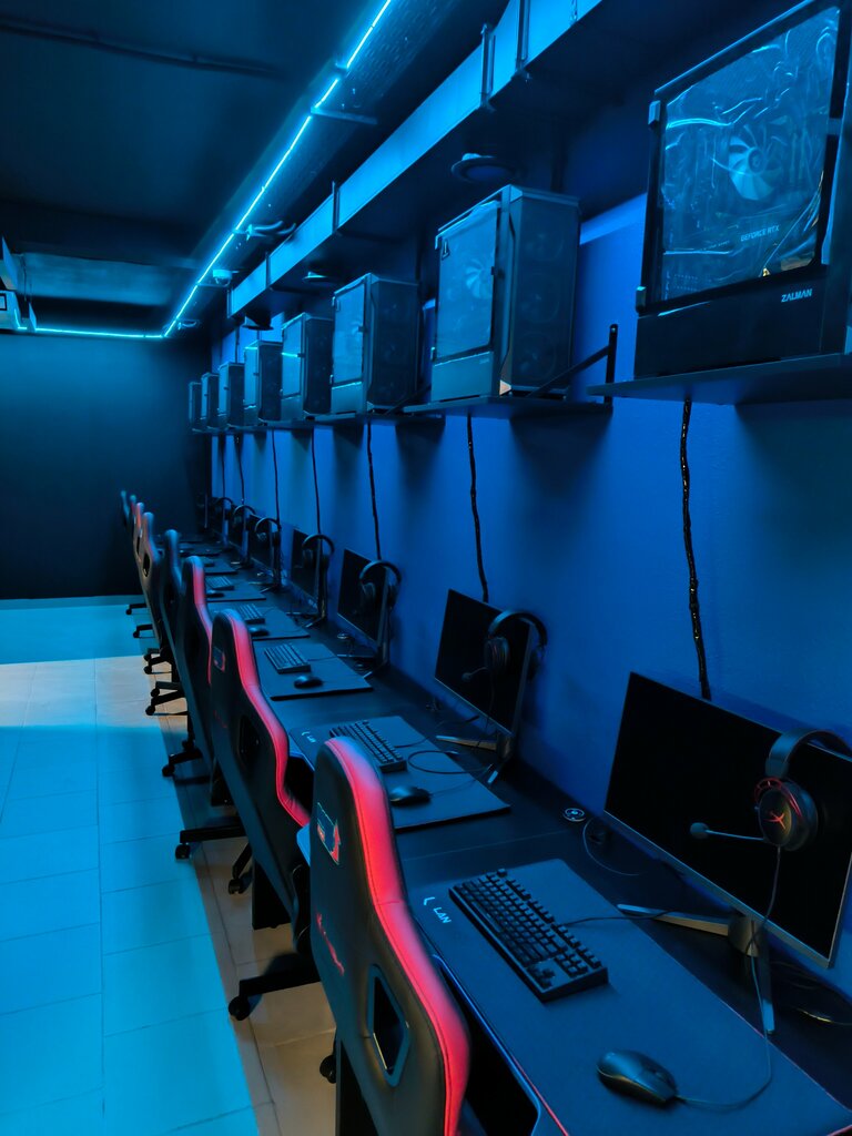 Bilgisayar kulübü Back Up, Omsk, foto