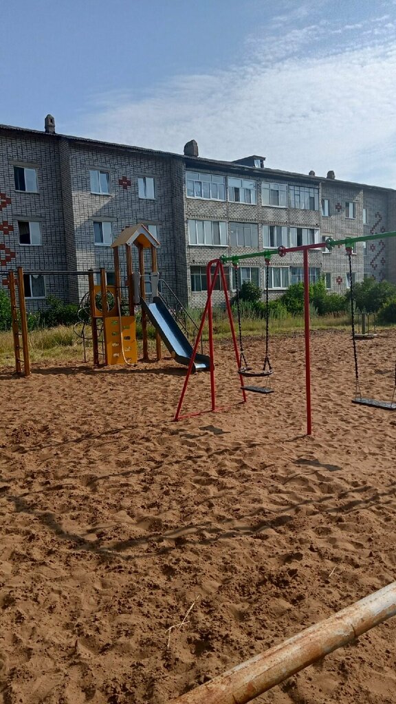 Oyun alanı Playground, Osa, foto