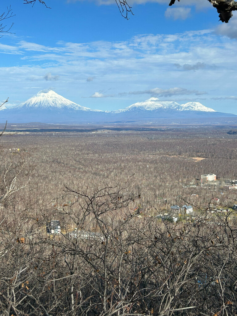 Dağ zirvesi Гора Микижинский мыс 570 метров, Kamçatski krayı, foto