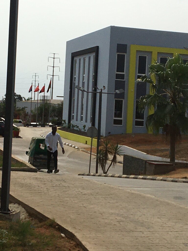 Devlet kurumları ve bakanlıklar MPLA Comitê municipal do Belas, Loanda, foto