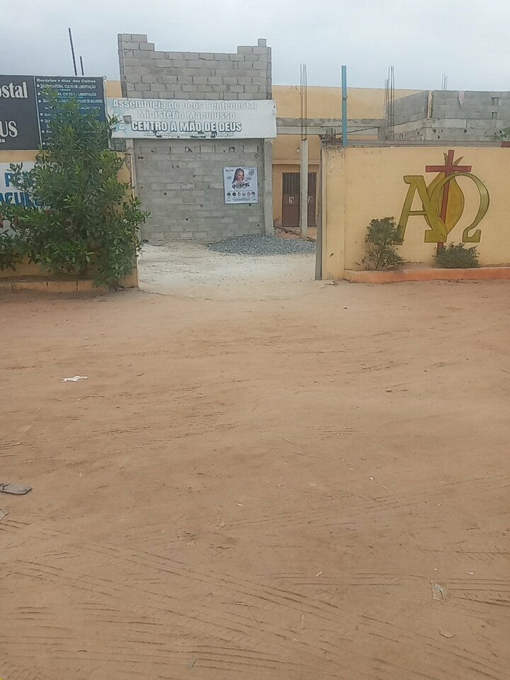 Protestan kilisesi Assembleia de Deus Pentecostal Ministério Centro a Mão de Deus, Loanda, foto