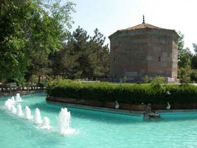 Turistik yerler Aslankaya Tapınağı, İhsaniye, foto