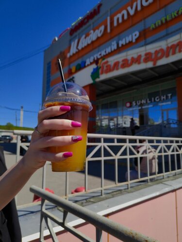 Kahve dükkanları Red Cup, Berezniki, foto