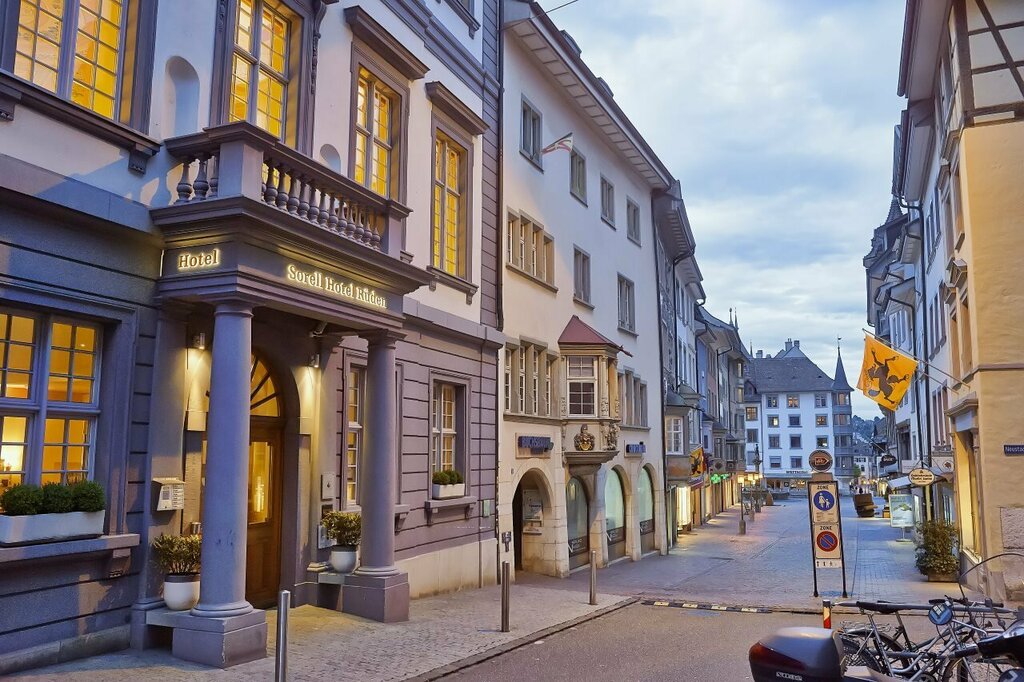 Otel Hotel zum Rüden, Schaffhausen, foto