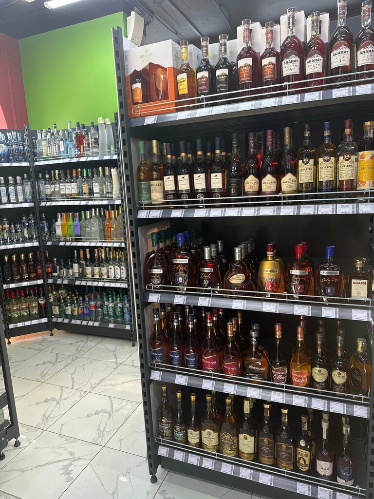 Alkollü içecekler Limerry Alcohol Store, Himki, foto