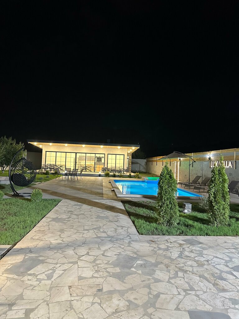Yüzme havuzları Lux Villa, Kotayk, foto