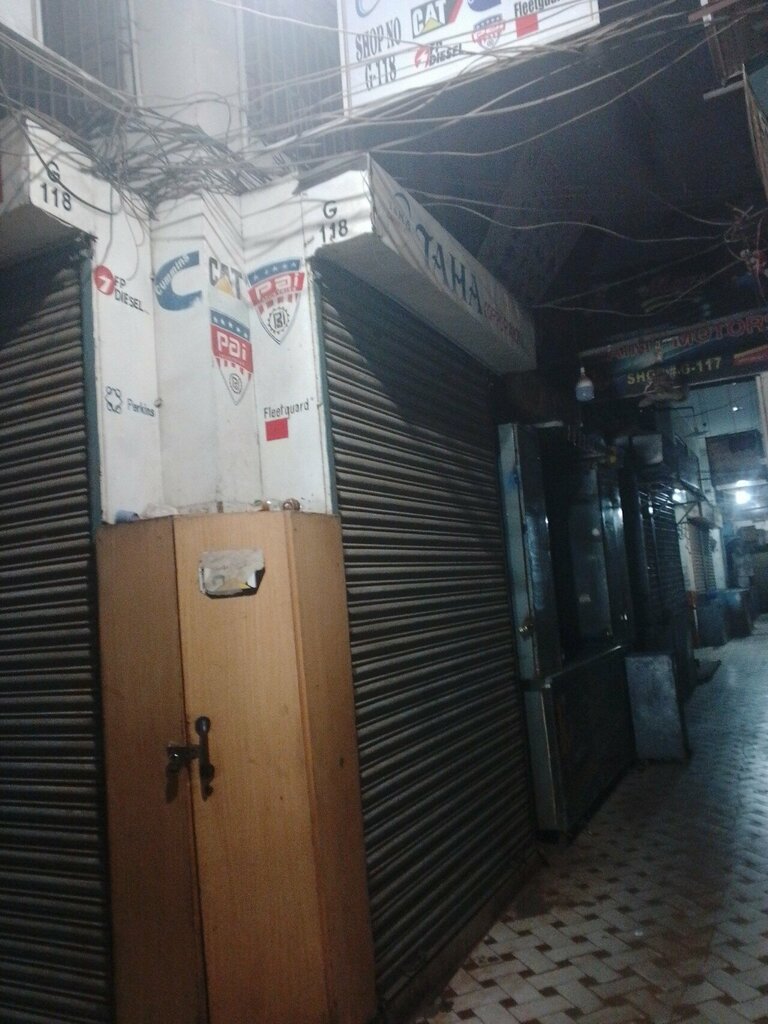 Giyim mağazası Camri Cutlery & Crockery, Karaçi, foto