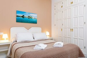 Apts Almoraide Suites - Adults Recommended (Calle Filipinas No:9, Frigiliana), otel