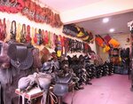 Pergel Saraciye (Kazım Karabekir Paşa Mh., Gürcü Kapı Cd., Hacılar Hanı Yanı Sk., No: 4, Yakutiye, Erzurum), deri hammadde  Erzurum'dan
