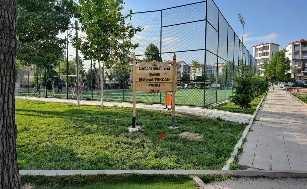 Kültür ve eğlence parkları Şehit Mehmet Tekcan Parkı, Elmadağ, foto