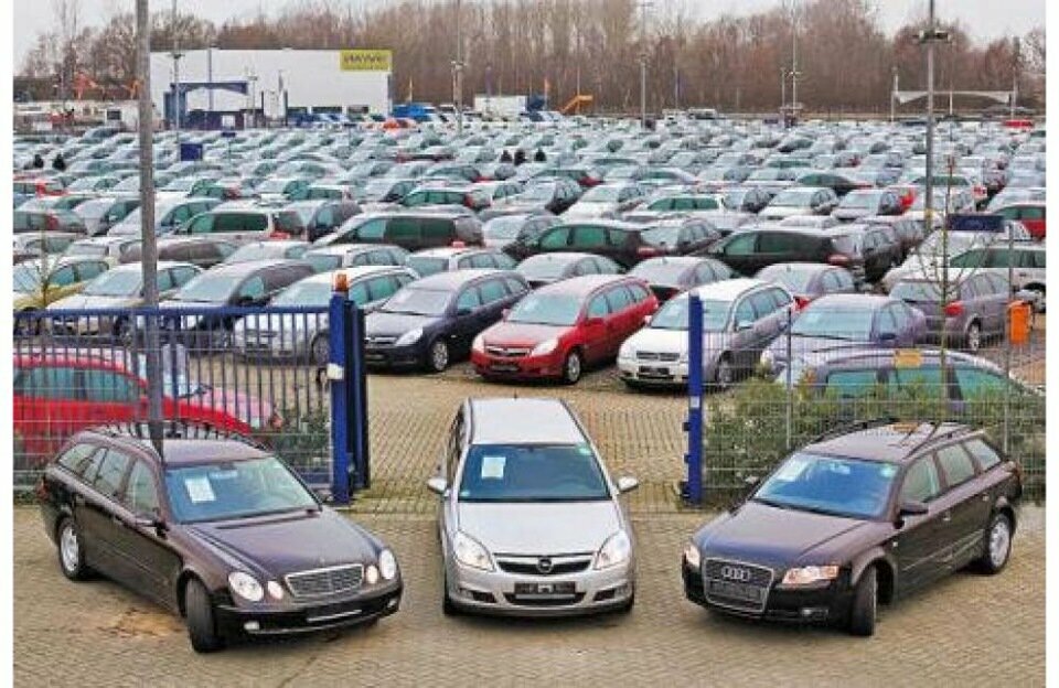 Otomobil pazarları Авторынок, Çernuşka, foto