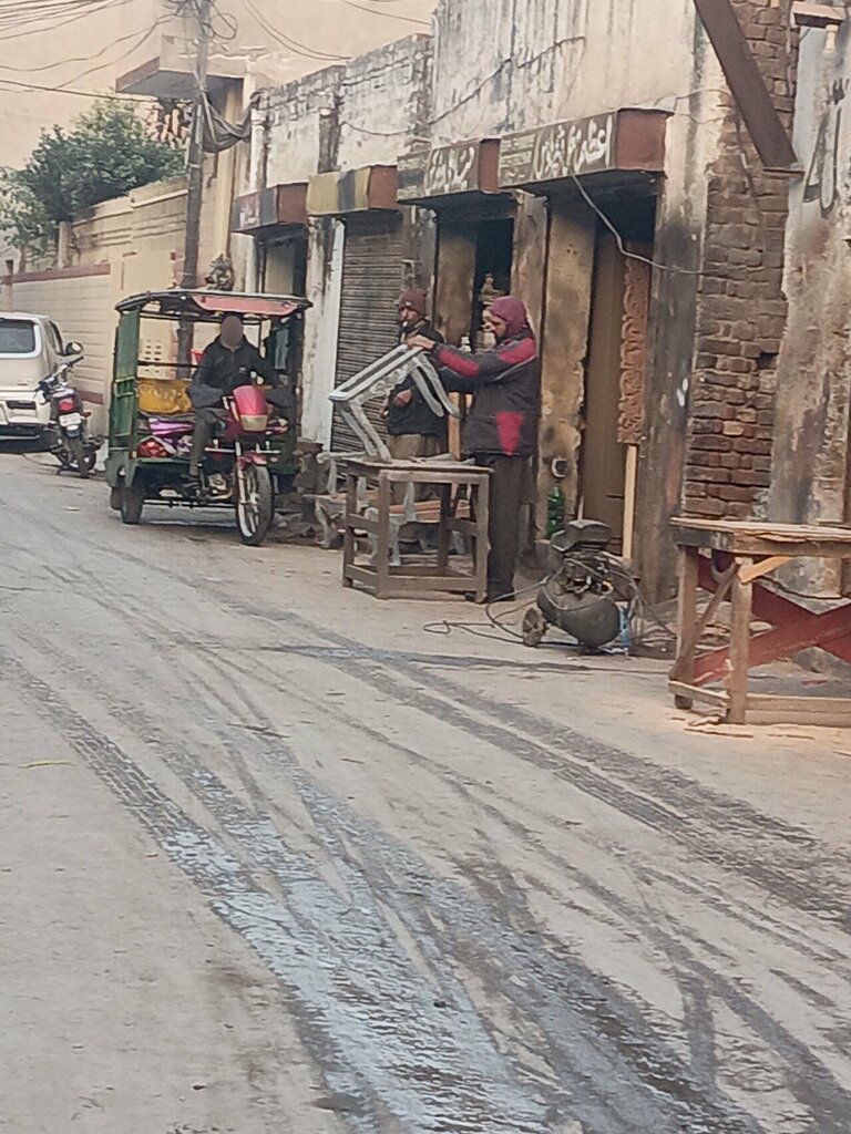 Kapı aksesuarları Haider Wood works, Lahor, foto