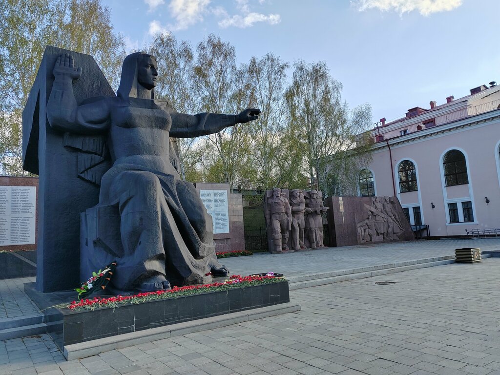 Anıt, heykel Родина-Мать зовёт, Yekaterinburg, foto