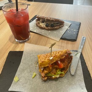 Vaffel (Savieckaja vulica No:93), kafe  Brest'ten