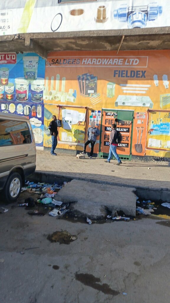 Ev temizlik ürünleri Saldees hardware, Lusaka, foto