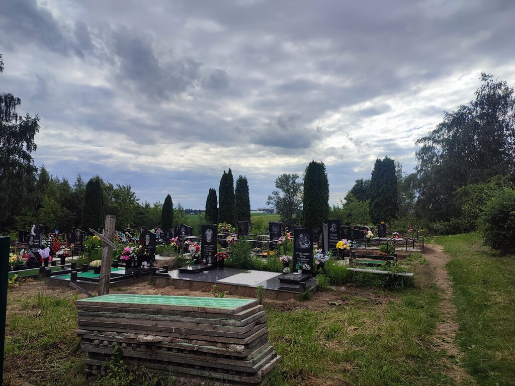 Mezarlıklar mogilki Kaliadzichy, Minskaya oblastı, foto