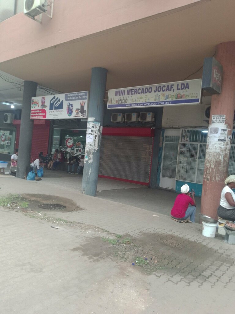 Büyük mağazalar Mine mercado, Loanda, foto