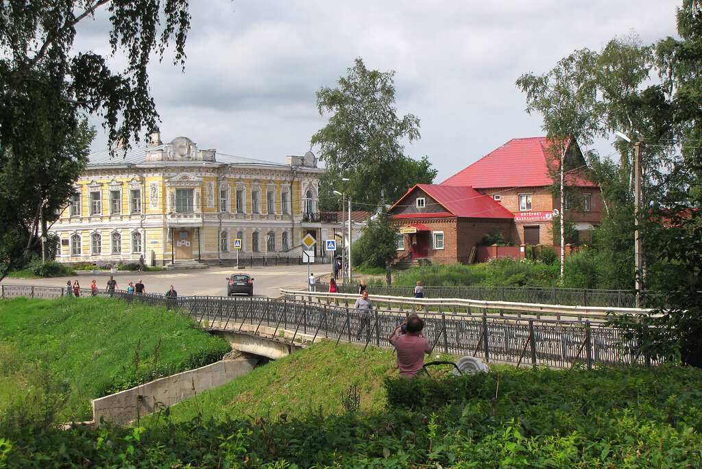 Kütüphaneler Biblioteka im. Batyushkovykh, Ustugna, foto