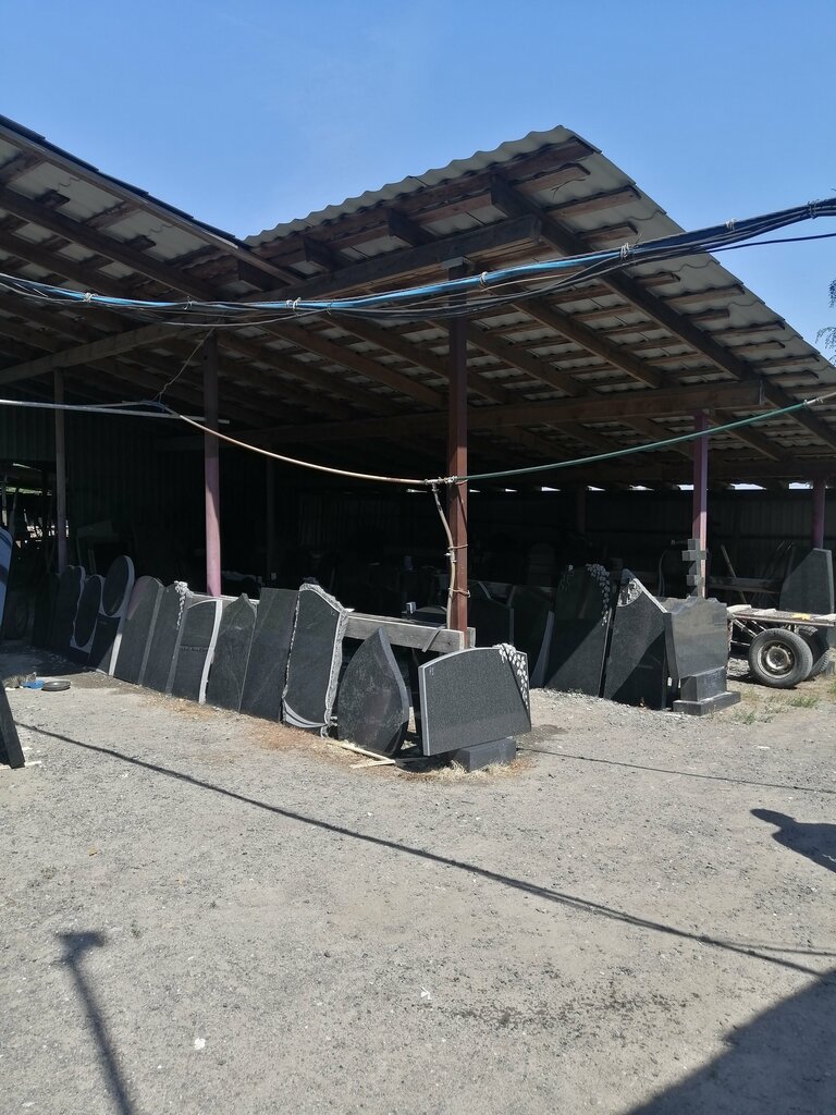 Heykel ve mezarlık taşı üreticileri Памятники, надгробья, Bronnitsy, foto