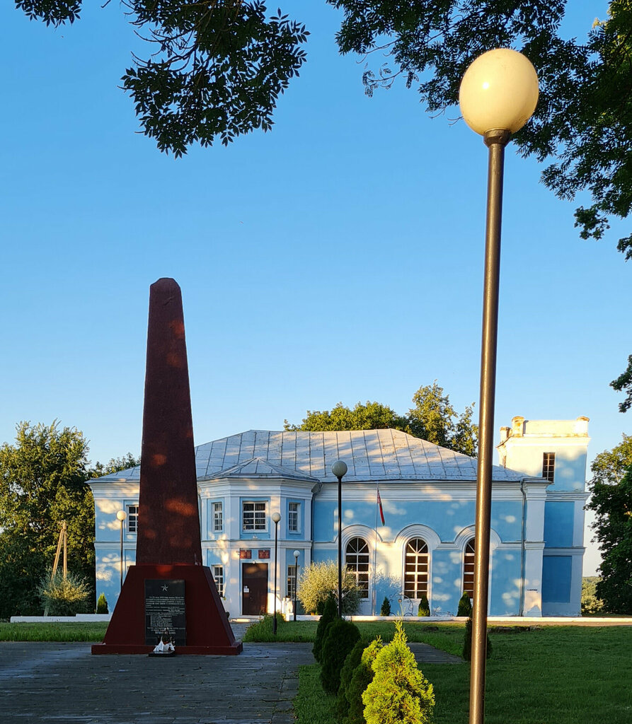 Anıt, heykel Памятник, Mogiliovskaya oblastı, foto