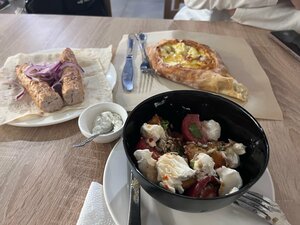 Eda Gruzii (Prigorodnoye shosse No:7, posyolok gorodskogo tipa Misaylovo), kafe  Moskova ve Moskovskaya oblastından