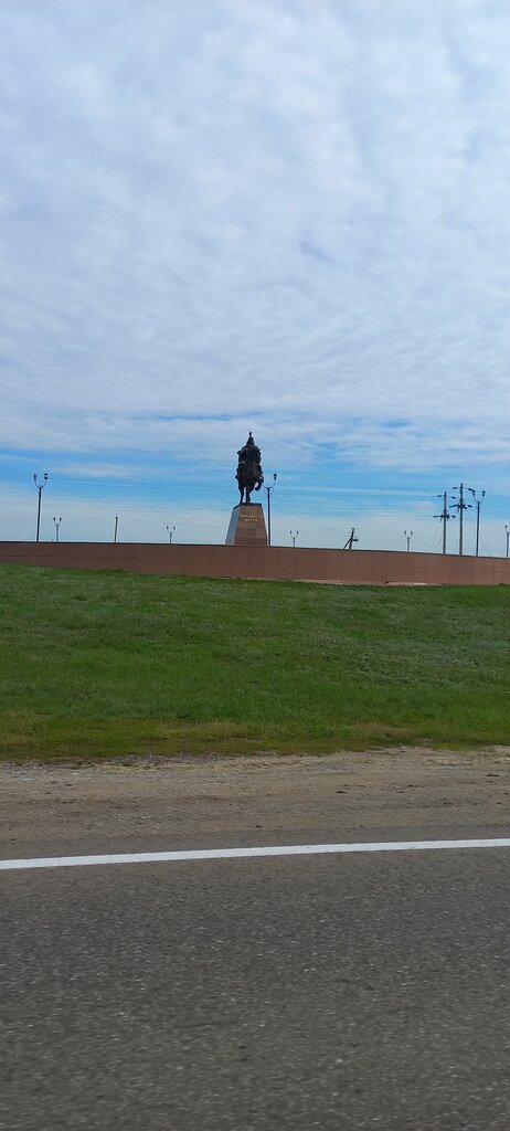 Anıt, heykel Karabalyk Batyr, Kostanay eyaleti, foto