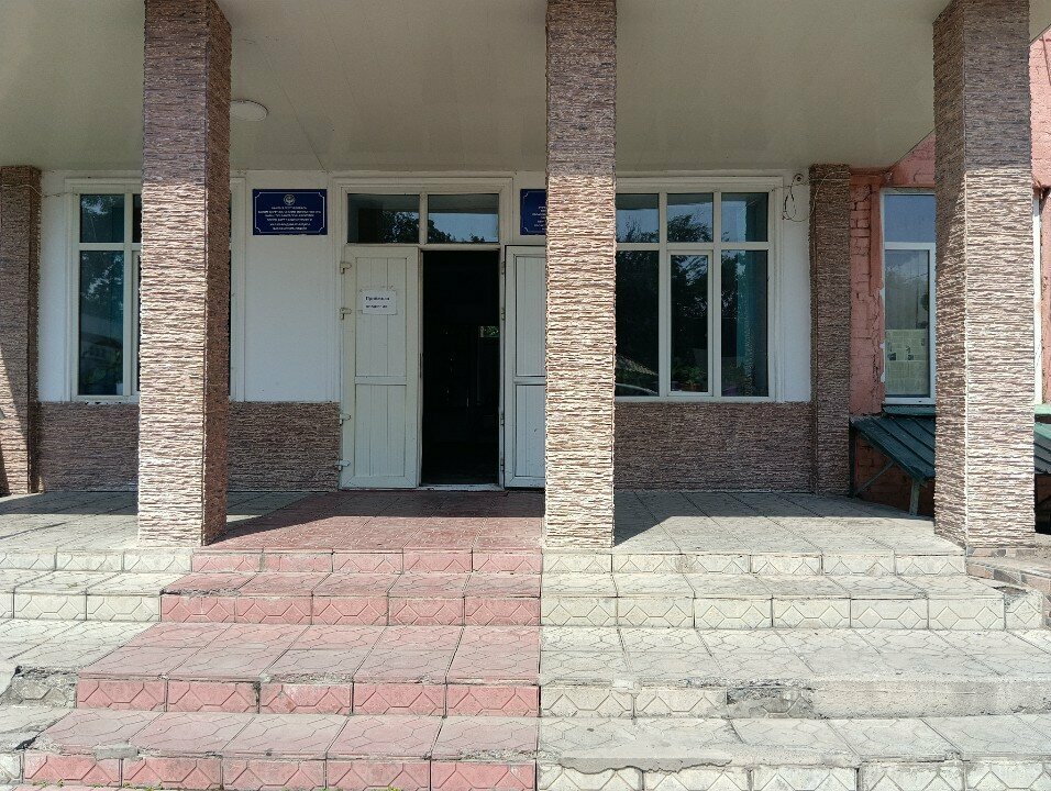 Yüksekokul Professional Lyceum № 75, Celalabat, foto