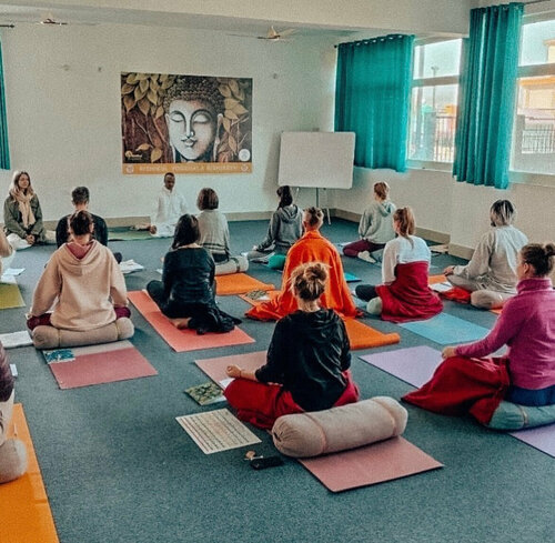 Yoga stüdyosu Rishikul Yogshala, Varkala, foto