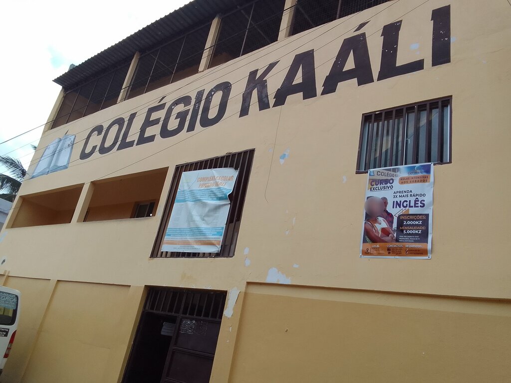 Yüksekokul Colégio Kaáli, Loanda, foto