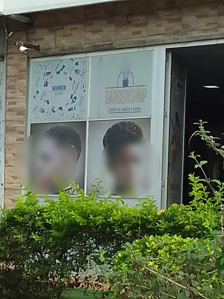 Berberler SLQ Barber Shop, Loanda, foto