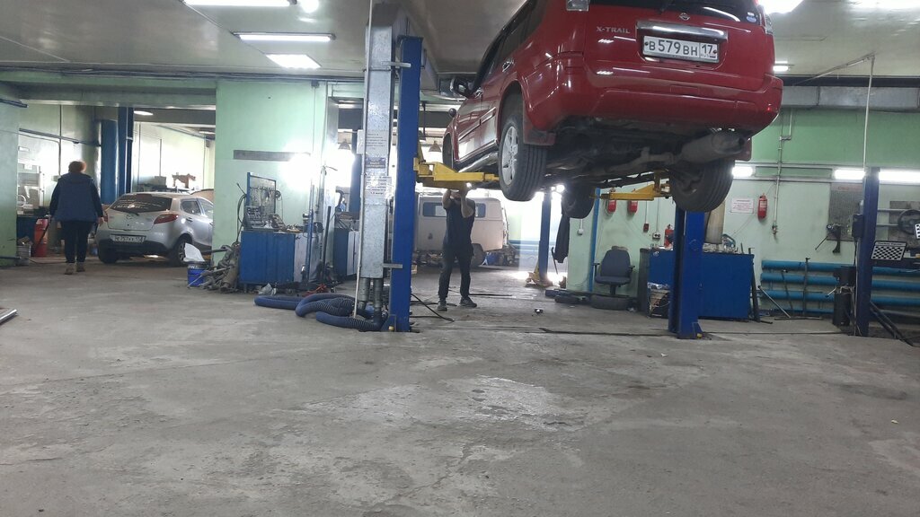 Otomobil servisi Аян-Чорук, Kızıl, foto