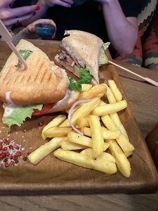 Busel Grill & Bar (Tsentralnaya ulitsa No:36, derevnya Krasny Ogorok), restoran  Vladimirskaya oblastından