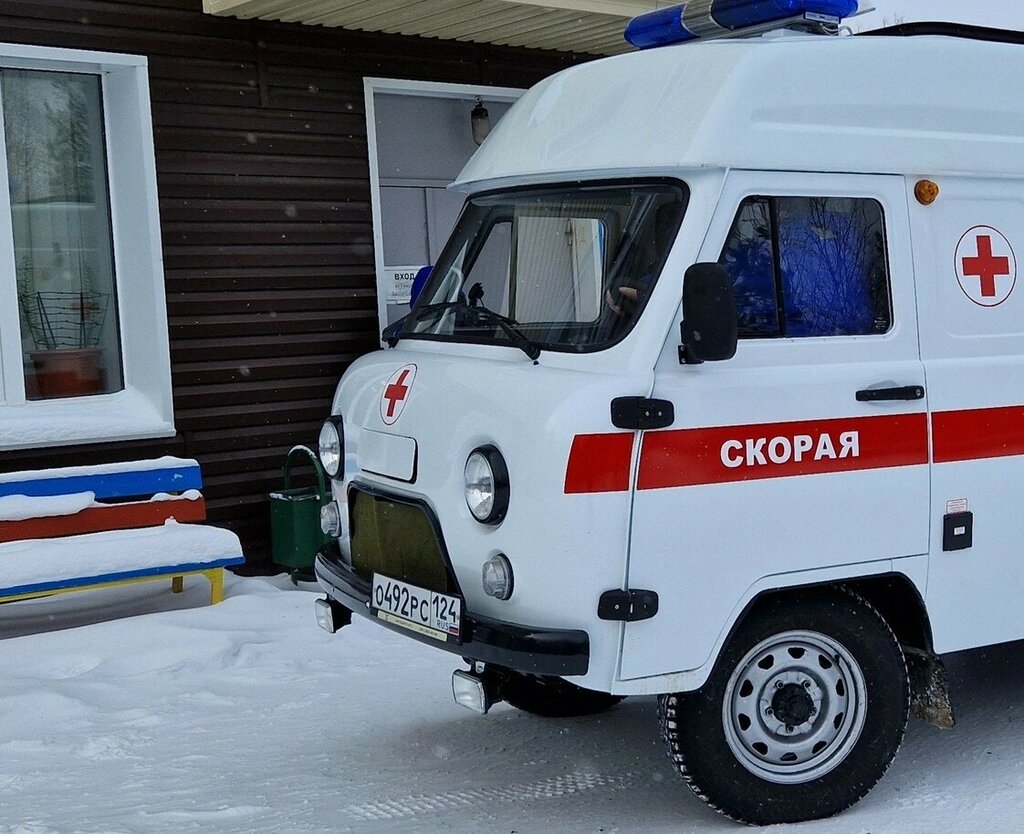Acil yardım hizmeti Dispetcherskaya sluzhba Skoroy meditsinskoy pomoshchi Kirovskogo rayona, Kirovsk, foto