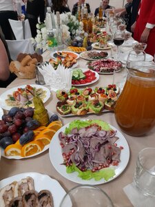 Пир (ulitsa Tukayeva No:6, Davlekanovo), kafe  Davlekanovo'dan