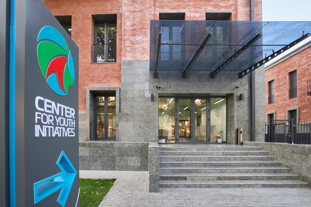 Kişisel gelişim merkezi Center For Youth Initiatives, Taşkent, foto