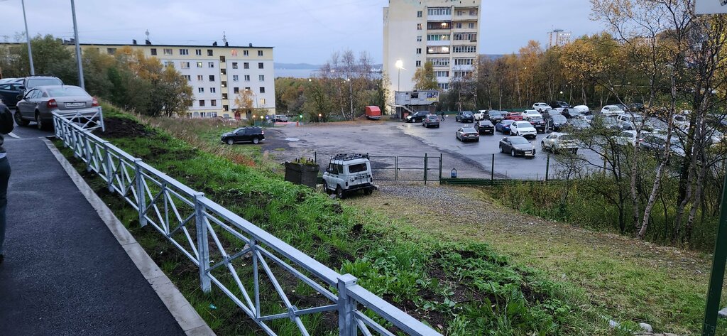 Otoparklar Parking lot, Severomorsk, foto