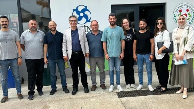 Belediyeler, devlet daireleri Altınova Belediyesi, Altınova, foto